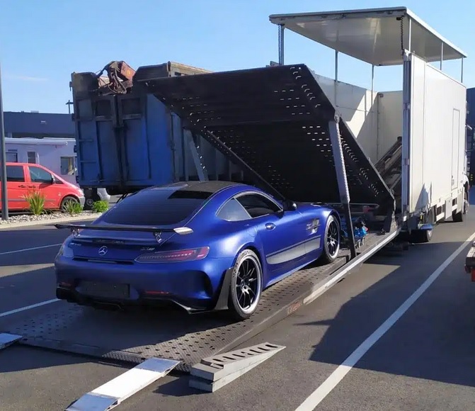 Faire transporter sa voiture sur plateau : comment ça se passe